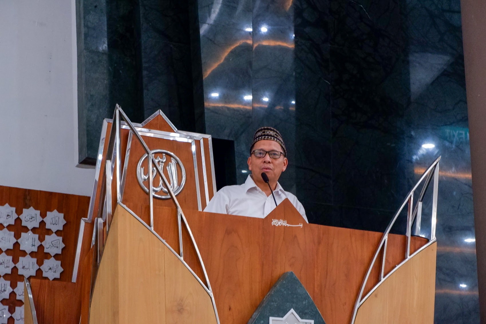 Ketua Takmir Masjid Kampus UGM Sebut Masjid sebagai Pusat Peradaban dan ... Ketua Takmir Masjid Kampus UGM Sebut Masjid sebagai Pusat Peradaban dan ...